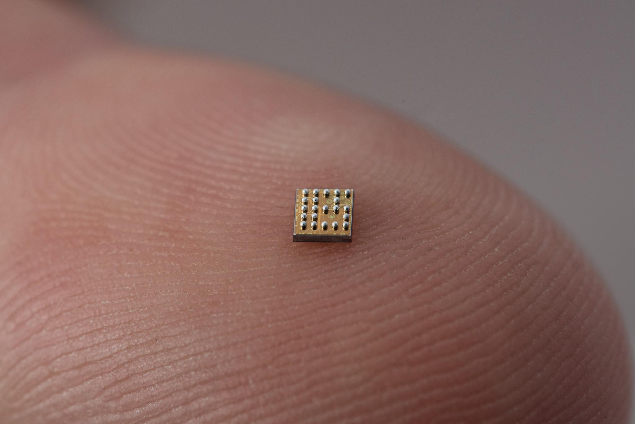 Swatch Group Beats Silicon Valley To Produce Smallest Bluetooth Chip In ...