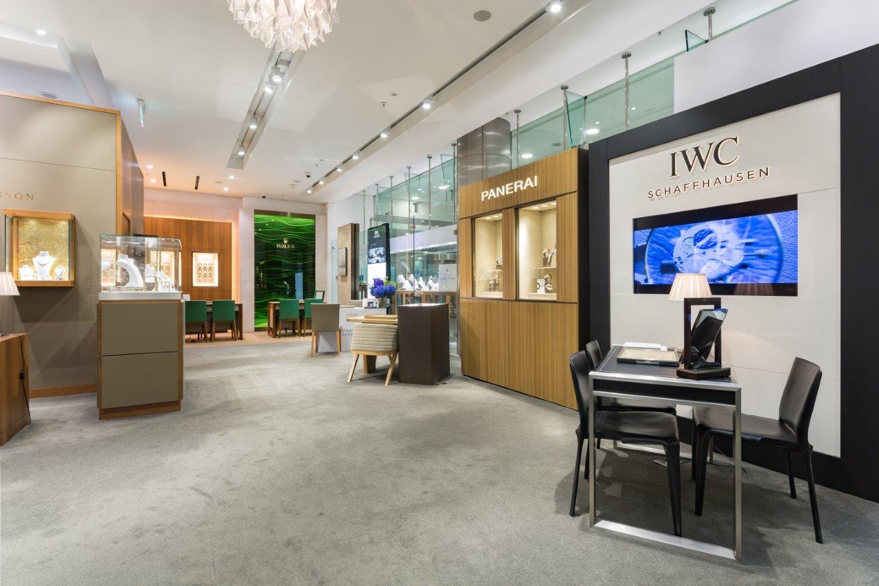 THE BIG INTERVIEW: David M Robinson Delivers Michelin-star Service