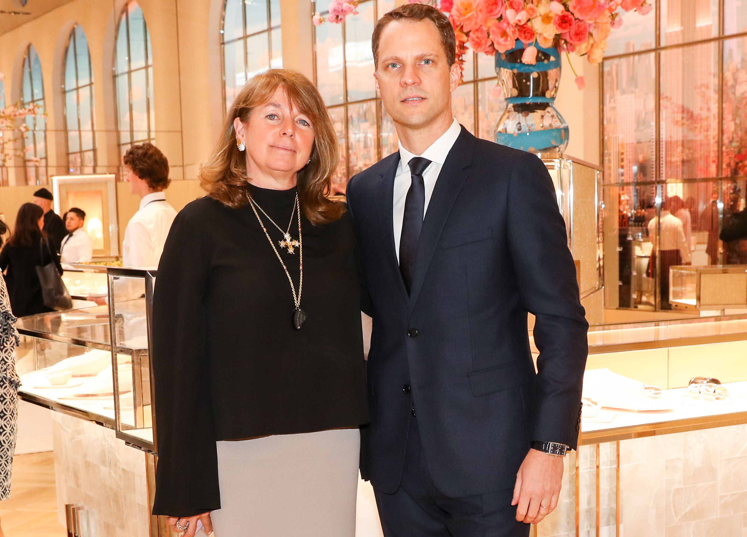 Gal Gadot reopens Tiffany’s New York flagship - WATCHPRO USA