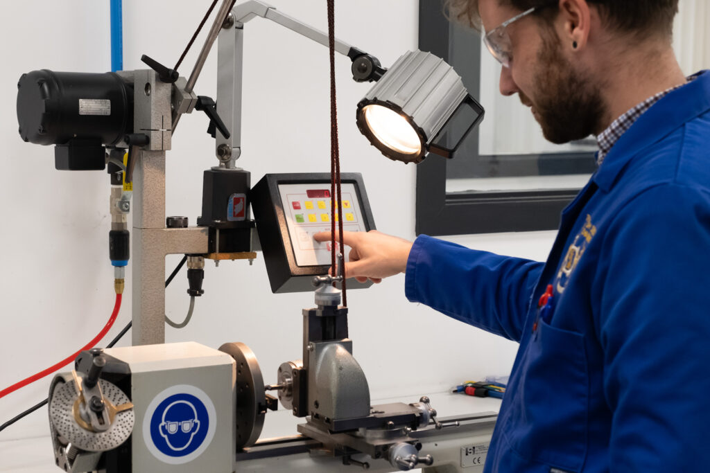 THE BIG INTERVIEW: Leader Of British School Of Watchmaking Wants To ...