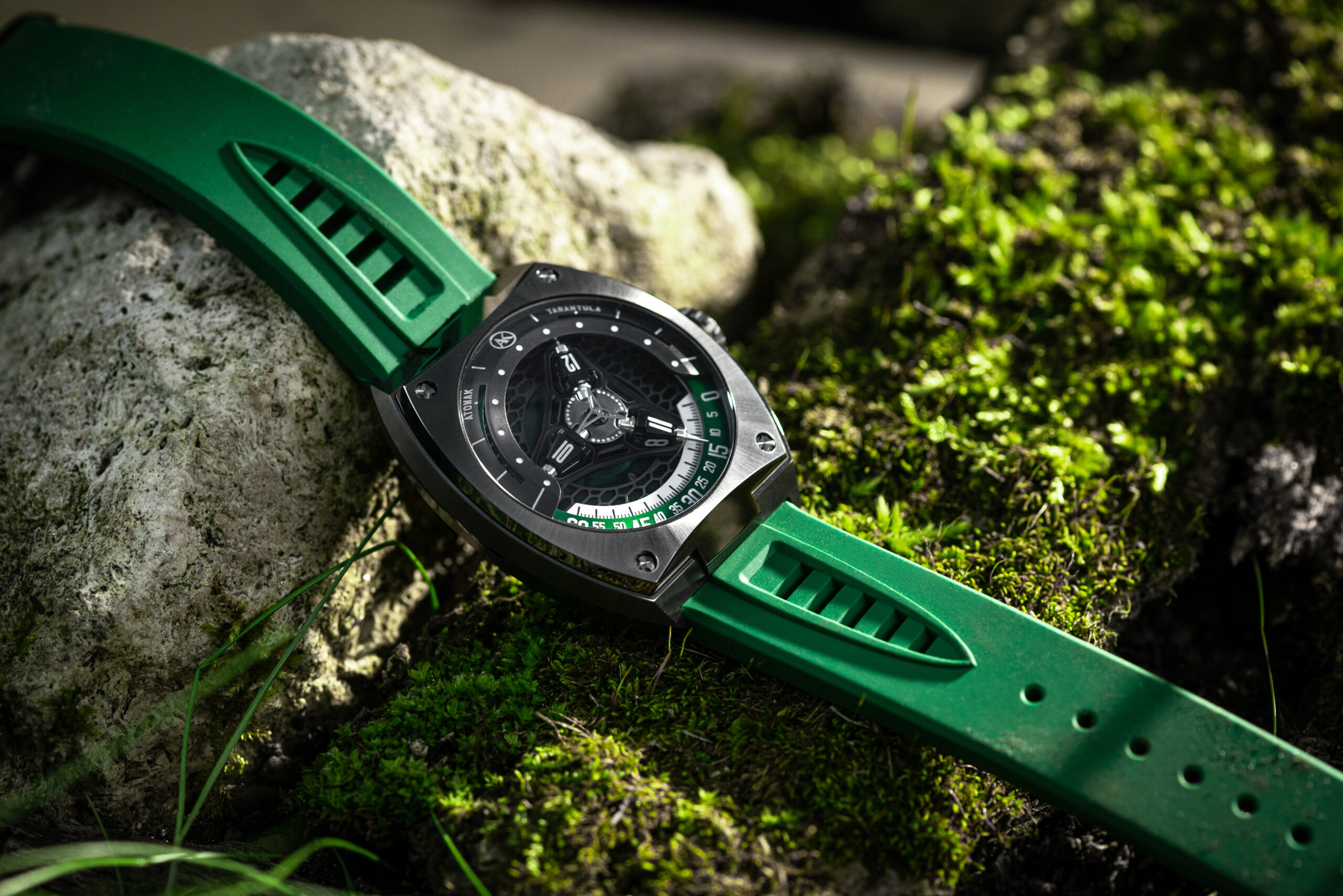 ATOWAK draws on arachnid inspiration for new wandering hour timepiece ...