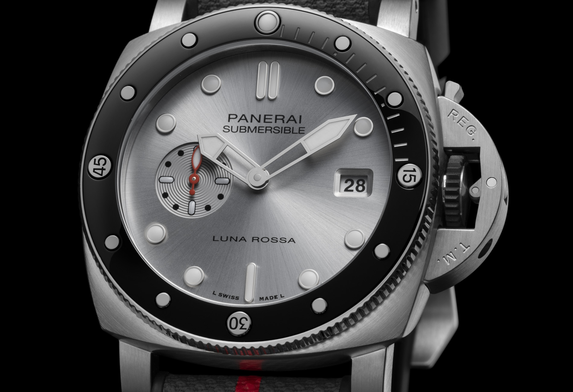 Panerai Submersible Echoes Style Of America’s Cup Racing Boat