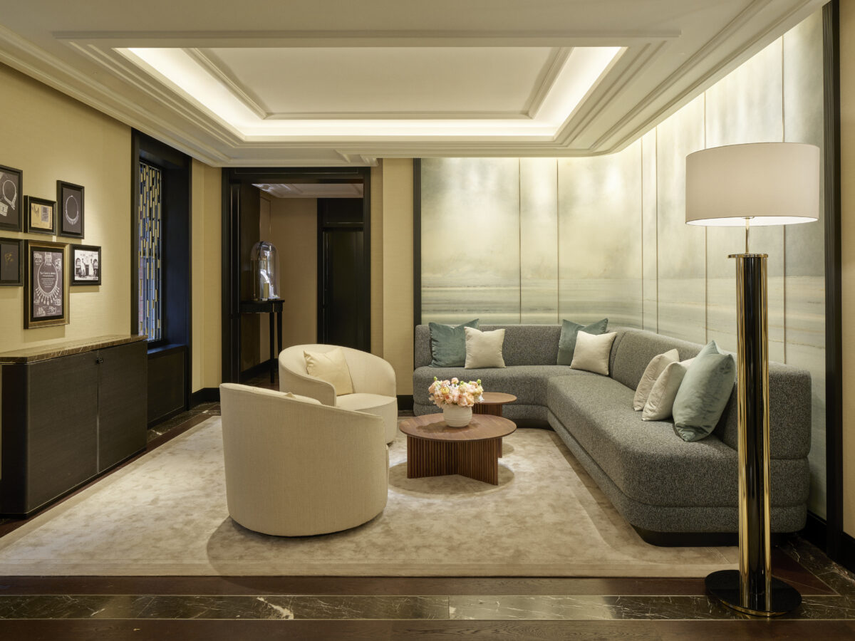 Van Cleef & Arpels Continues Boutique Building In London And New York