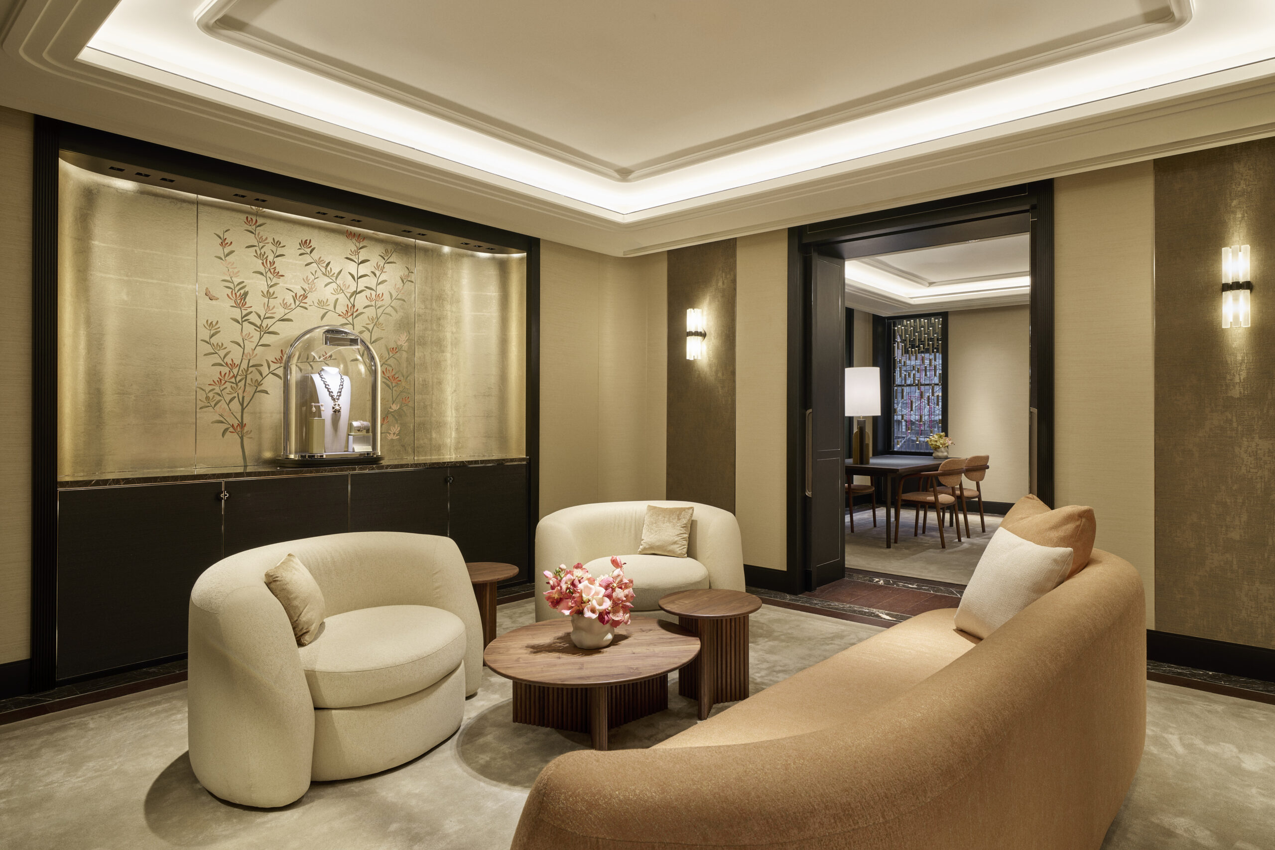 Van Cleef & Arpels Continues Boutique Building In London And New York