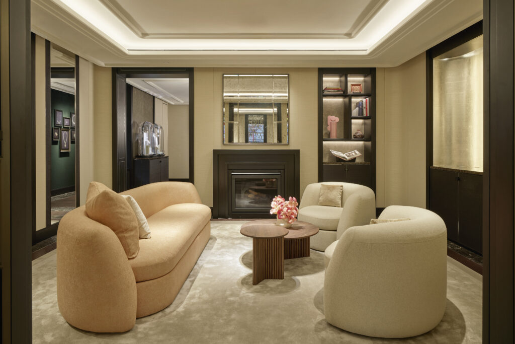 Van Cleef & Arpels Continues Boutique Building In London And New York