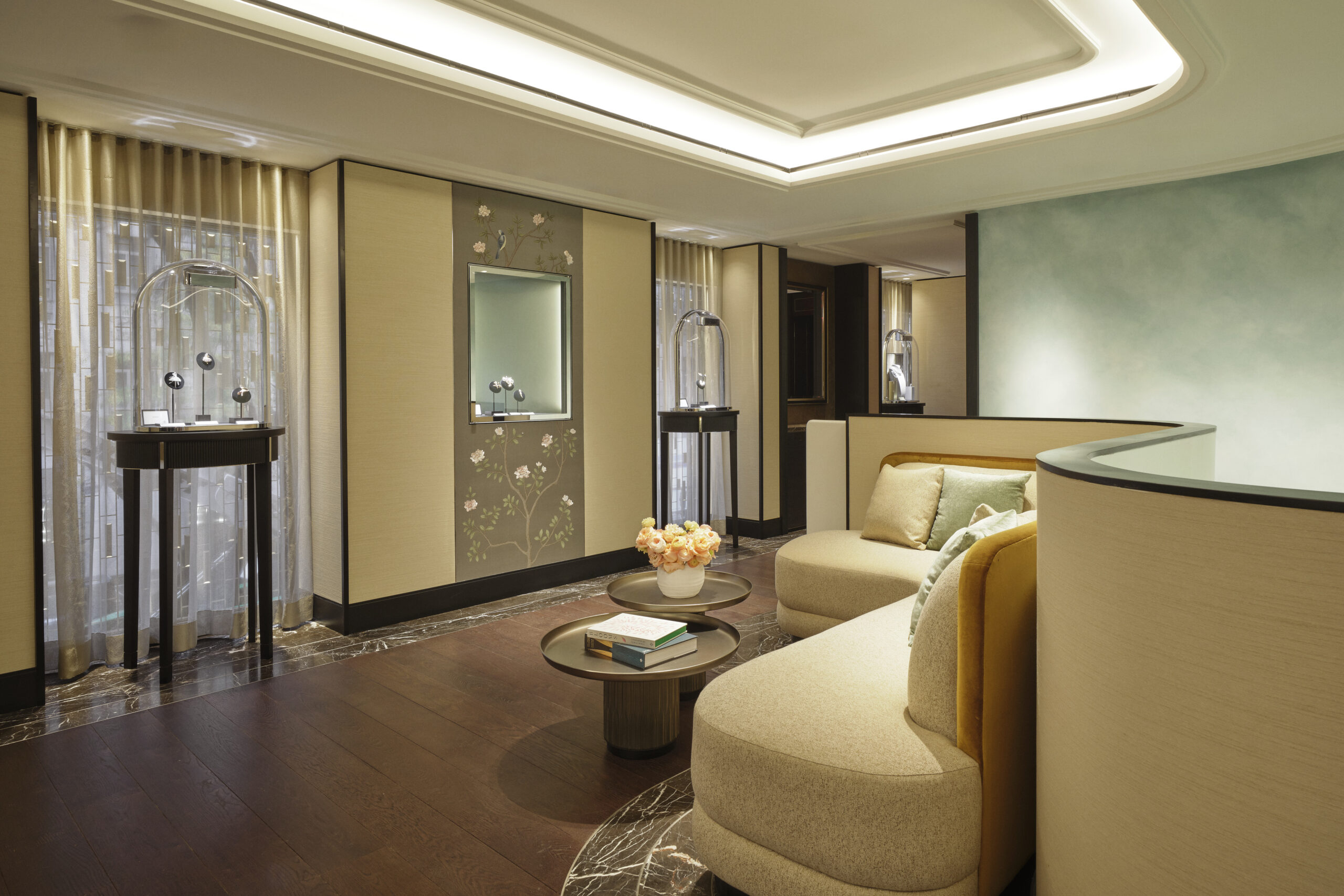 Van Cleef & Arpels Continues Boutique Building In London And New York