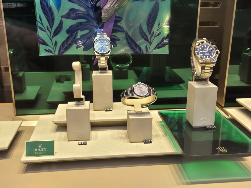 UPDATED: Rolex Relaxes Rules On Exhibition-Only Watch Displays As ...