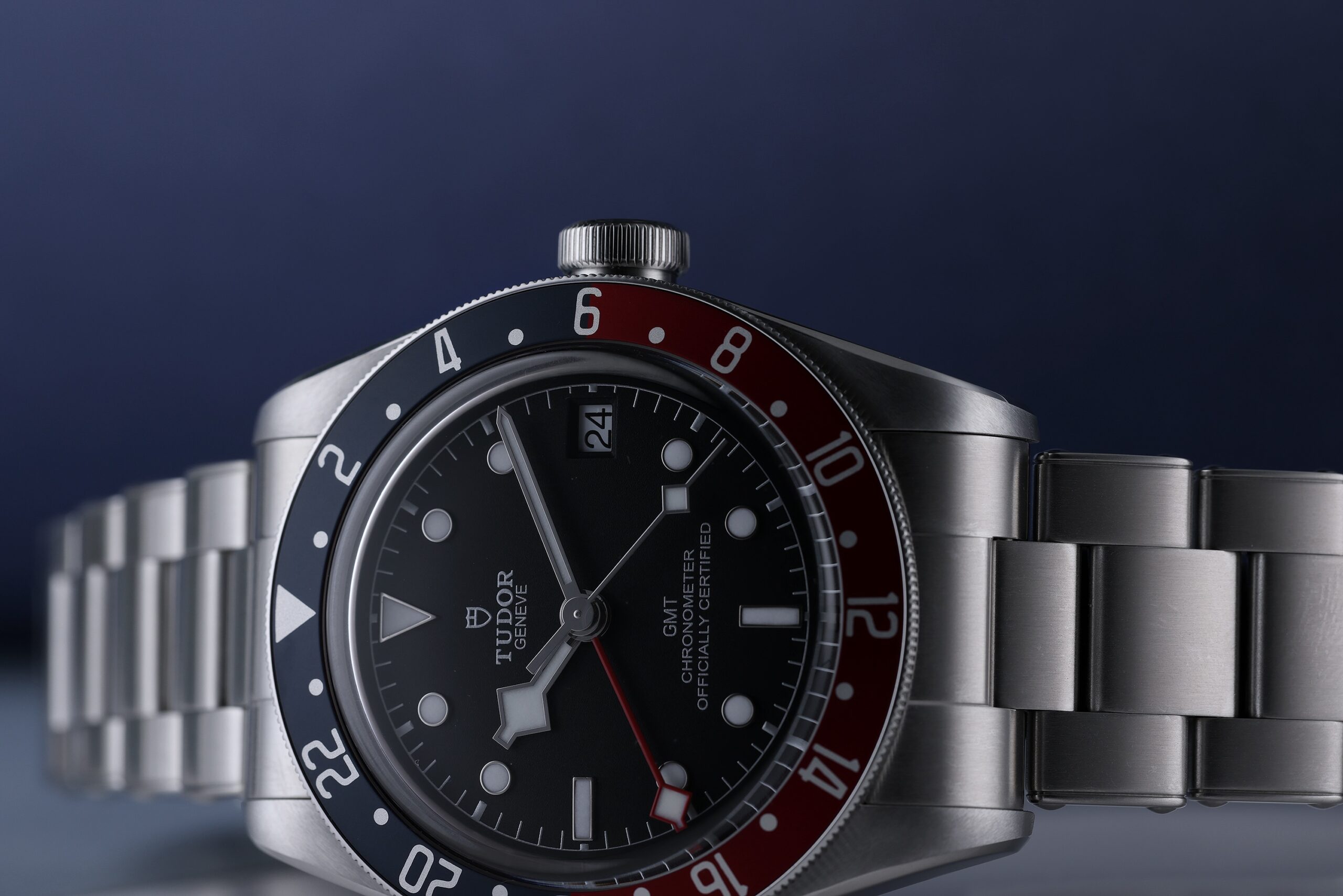 North London GP Sets Up Tinder For Timepieces Matchmaking And Auction Site