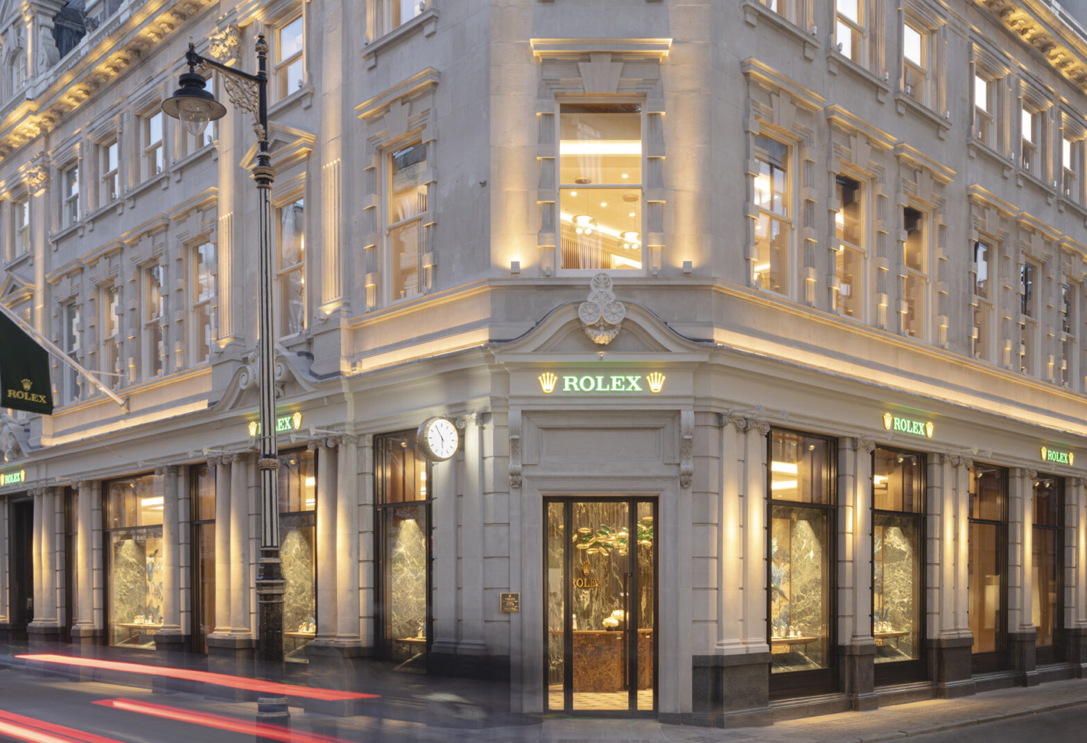 Rolex Plans For Orderly Queues Over MoonSwatch-style Brawls As Bond ...