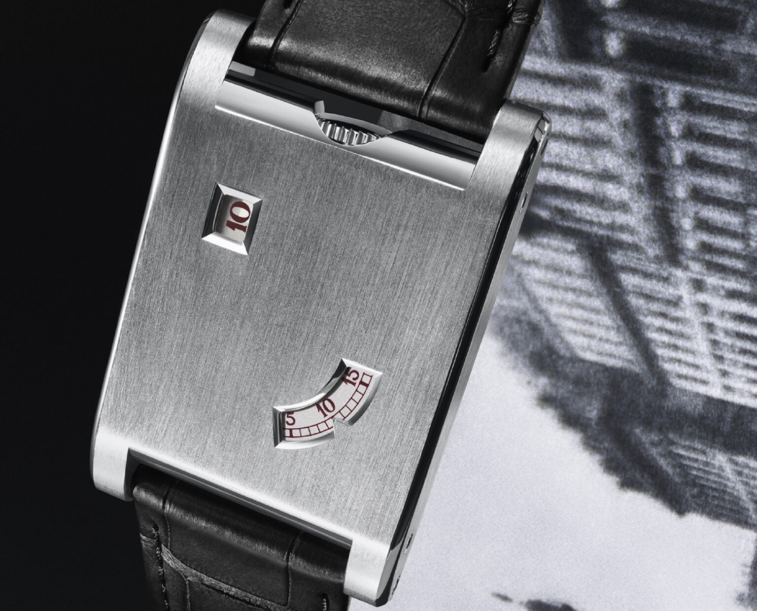 Tank à Guichets Returns To Cartier Privé Collection