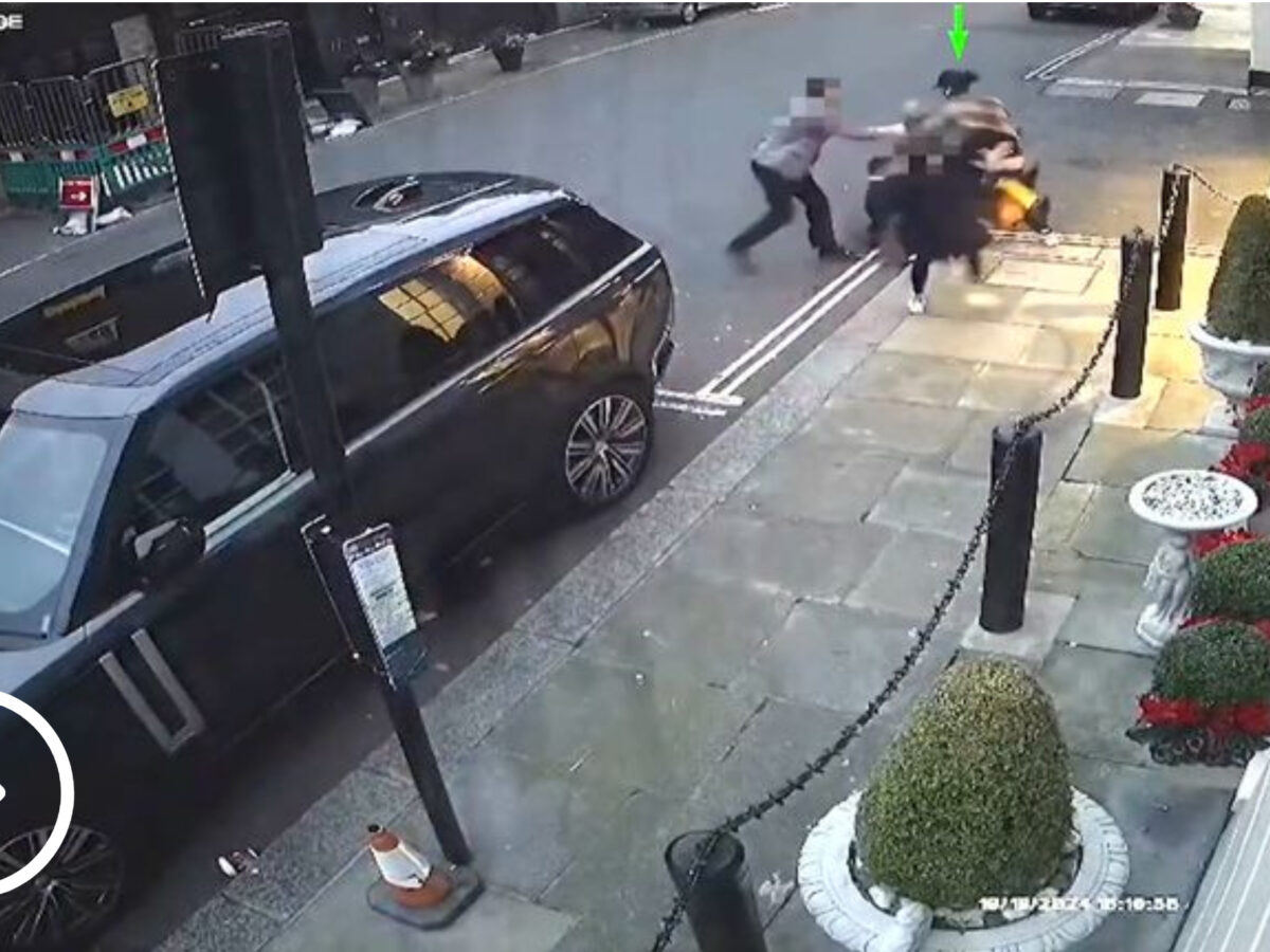Watch As Police Pose As Wealthy Tourists To Trap Rolex Rippers In London